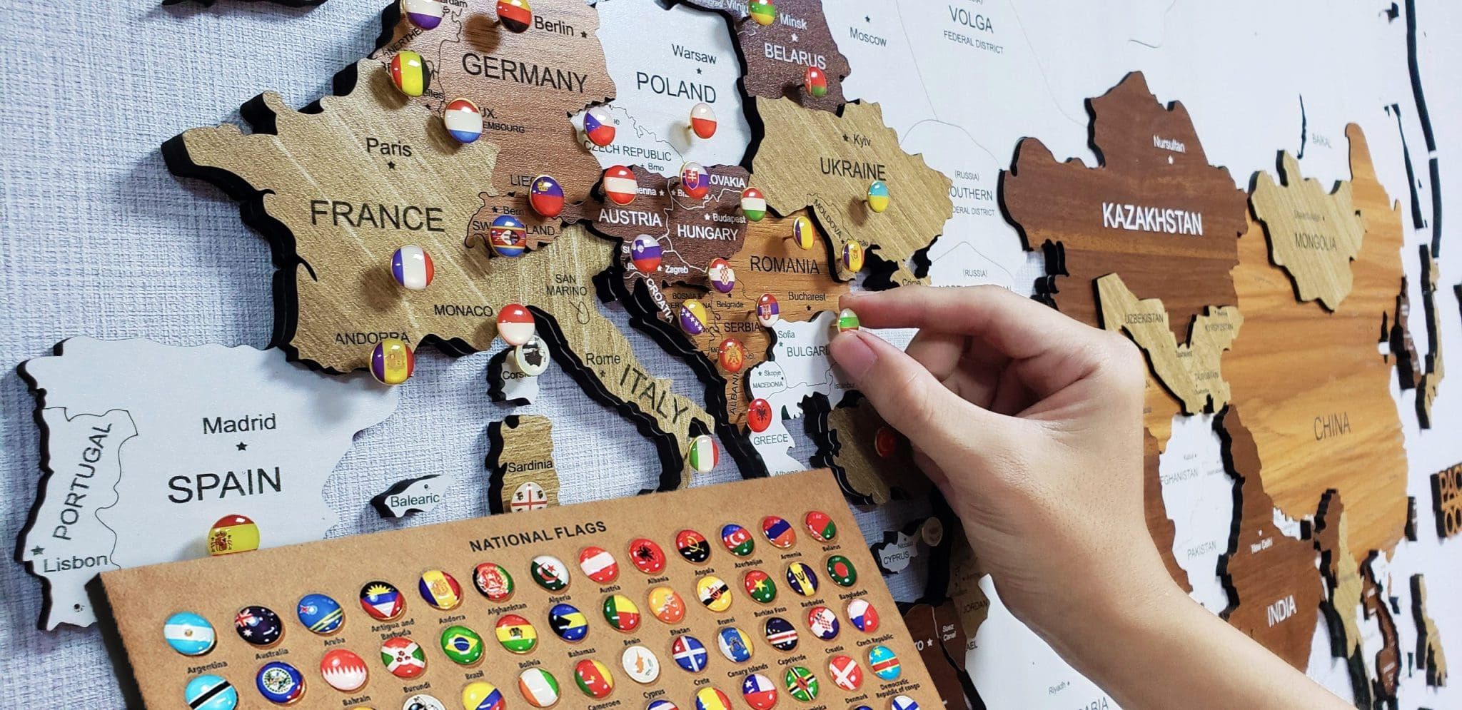 Bản Đồ Thế Giới Bằng Gỗ 3D - Mix 4 màu (Butter) - Woodencore